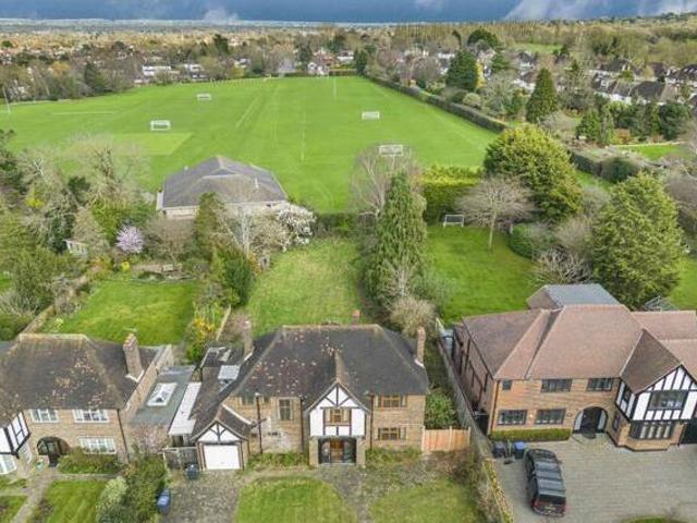 4 Bedroom Detached House For Sale In Croydon