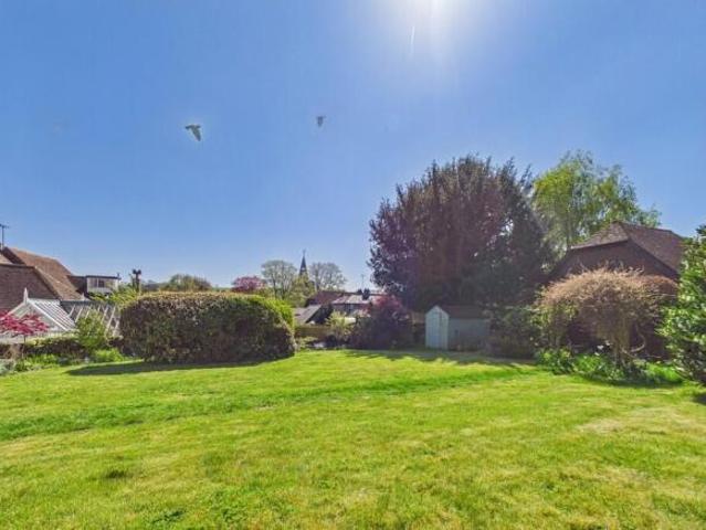 4 bedroom detached house for sale in Cullings Hill, Elham, CT4