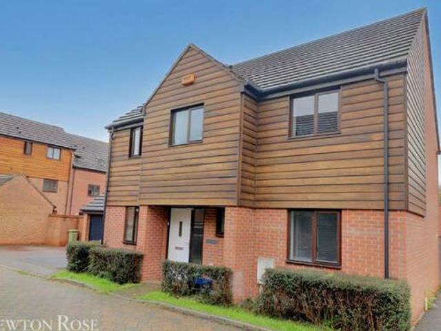 4 bedroom detached house for sale in Culver Avenue Broughton MK10