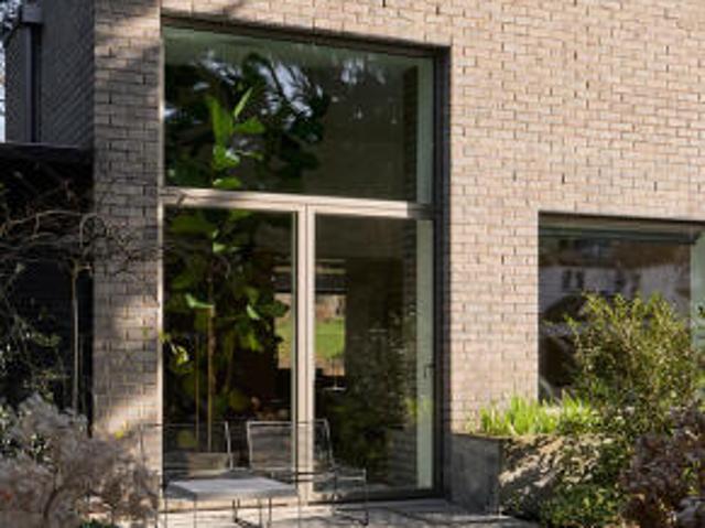 4 bedroom detached house for sale in Amblecote Road, London, SE12 9, SE12