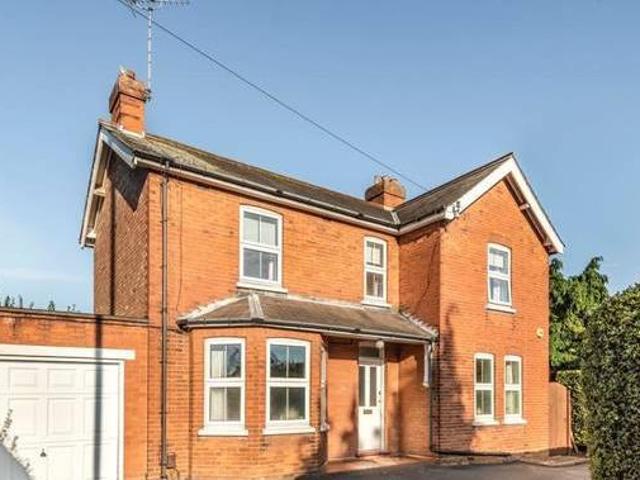 4 bedroom detached house for sale in Ampthill Road Flitwick MK45 MK45