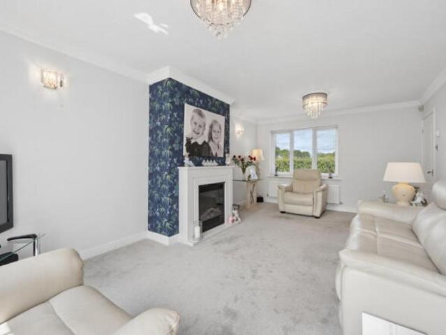 4 bedroom detached house for sale in Abbey Close, Croft, WA3