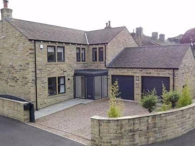 4 bedroom detached house for sale in Abbey Gardens Shepley Huddersfield HD8 HD8