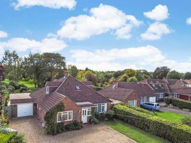 4 bedroom detached house for sale in Abbey Road Medstead Alton Hampshire GU34