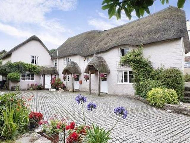 4 bedroom detached house for sale in Abbotskerswell TQ12