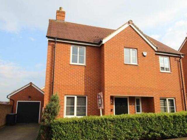 4 Bedroom Detached House For Sale In Abington Vale, Northampton