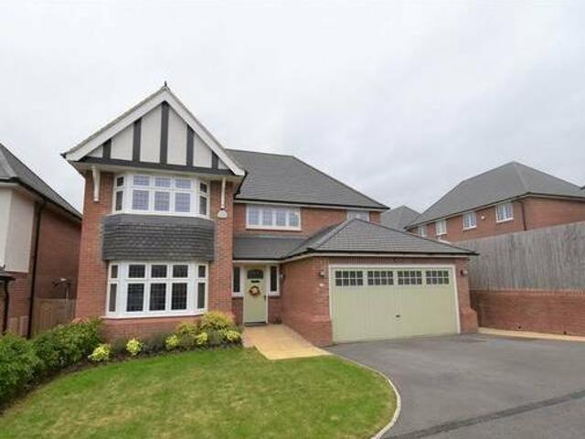 4 bedroom detached house for sale in Acorn Drive Ashbourne DE6