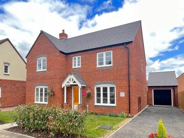 4 Bedroom Detached House For Sale In Acresford Park, Handsacre