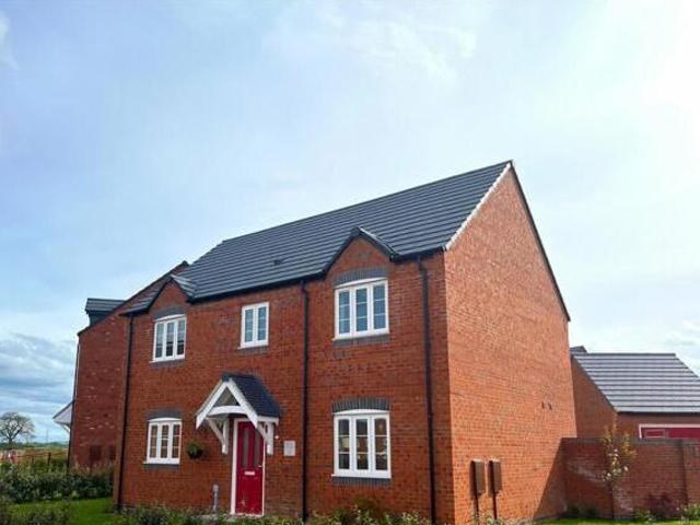4 Bedroom Detached House For Sale In Acresford Park, Handsacre