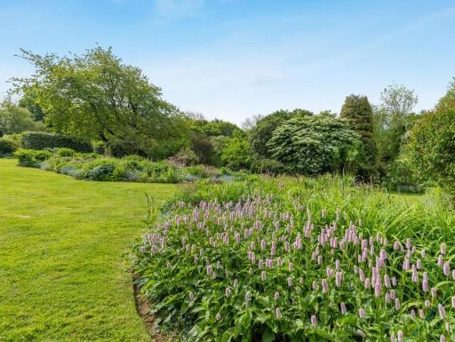 4 bedroom detached house for sale in Acrise, Folkestone, Kent, CT18