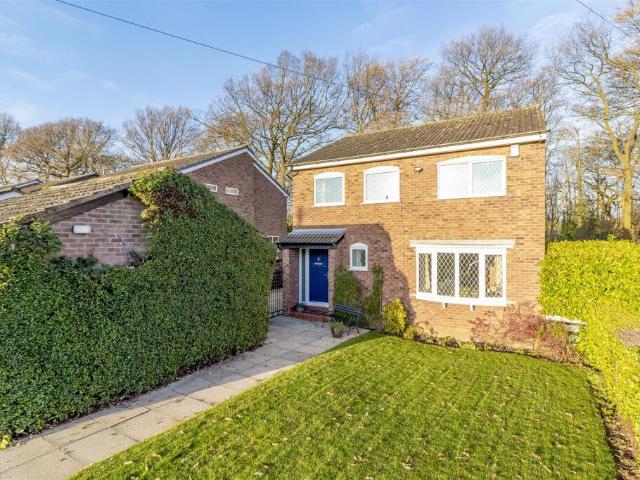 4 bedroom detached house for sale in Adel Towers Close, Adel, Leeds, LS16