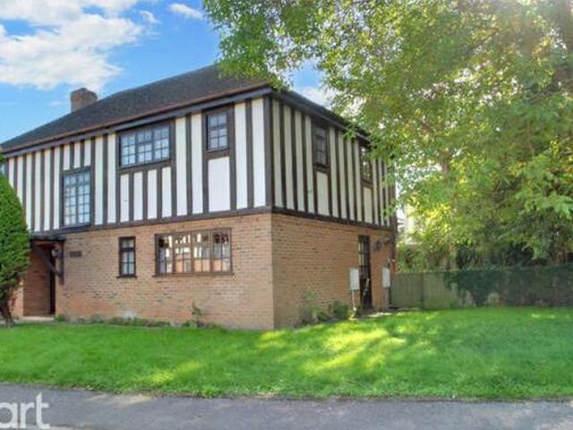 4 bedroom detached house for sale in Adelaide Close Soham CB7