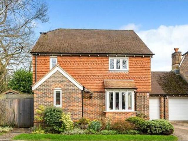 4 Bedroom Detached House For Sale In Alton, Hampshire