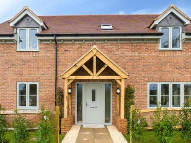 4 Bedroom Detached House For Sale In Alton, Hampshire
