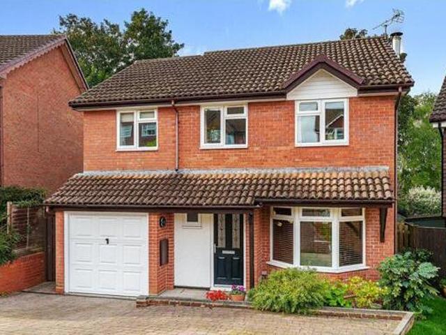 4 Bedroom Detached House For Sale In Alton, Hampshire
