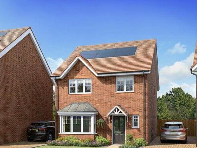 4 Bedroom Detached House For Sale In Alton, Hampshire