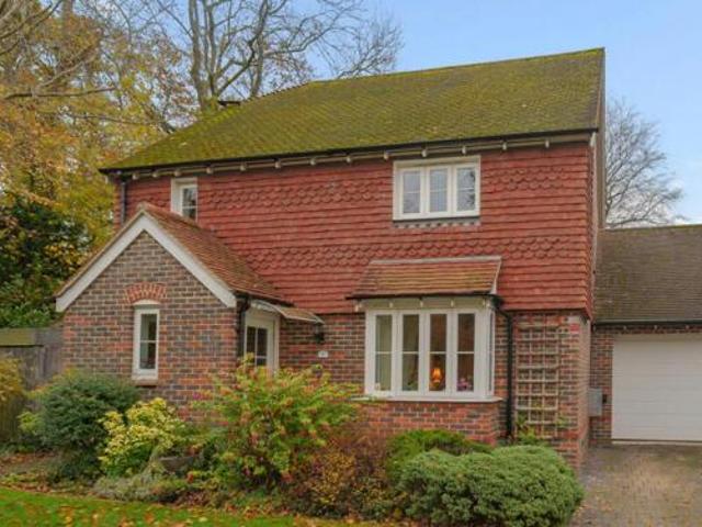 4 Bedroom Detached House For Sale In Alton, Hampshire