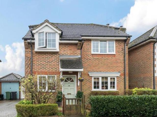 4 Bedroom Detached House For Sale In Alton, Hampshire