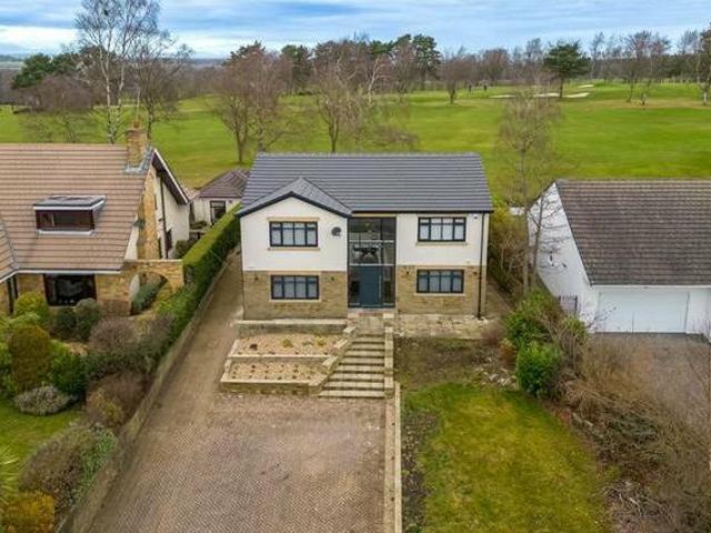 4 bedroom detached house for sale in Alwoodley Lane Alwoodley LS17