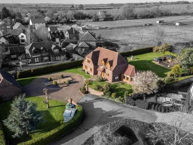 4 Bedroom Detached House For Sale In Alconbury Weston, Huntingdon