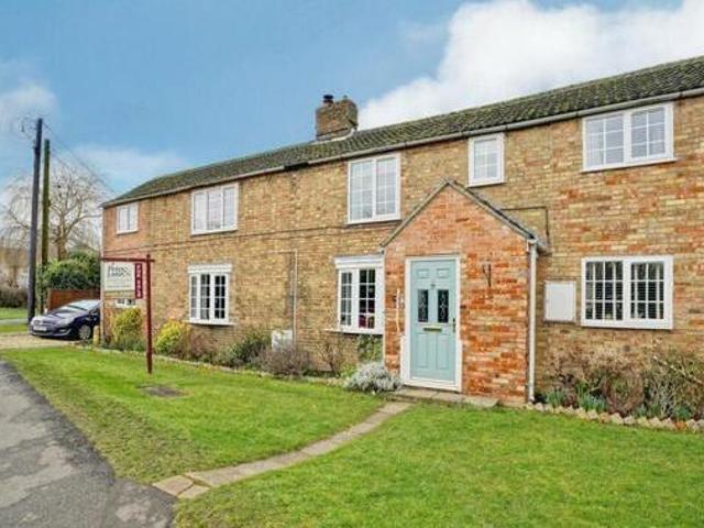 4 Bedroom Detached House For Sale In Alconbury Weston, Huntingdon