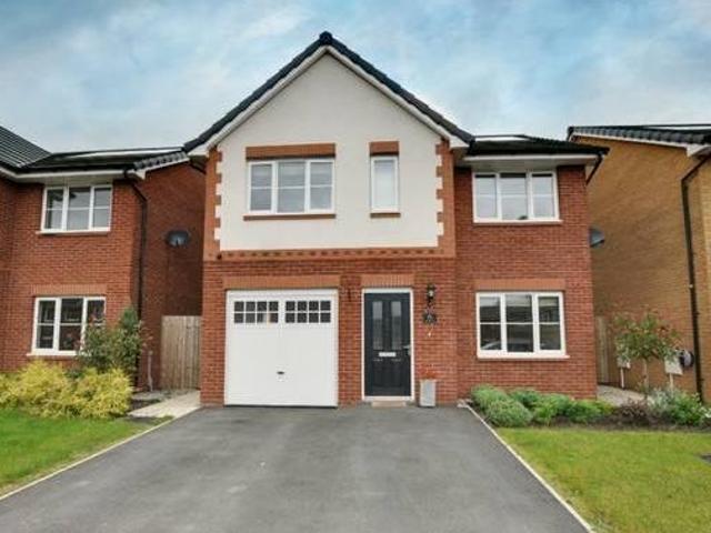 4 bedroom detached house for sale in Aldcliffe Court Adlington Lancashire PR6 PR6