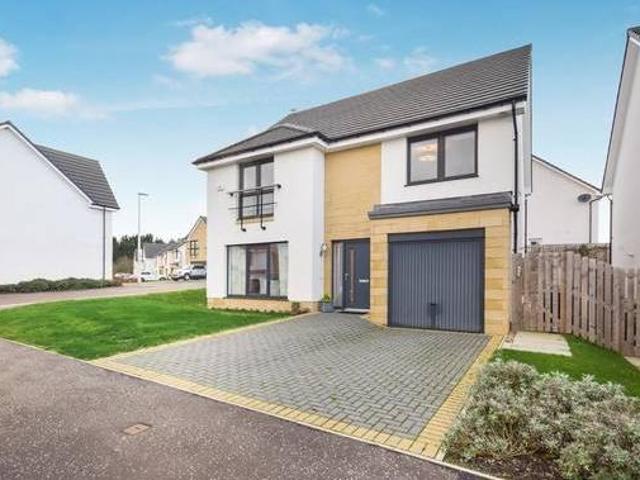 4 bedroom detached house for sale in Alder Place Auchterarder PH3