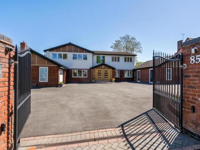 4 bedroom detached house for sale in Alderbrook Road, Solihull, B91