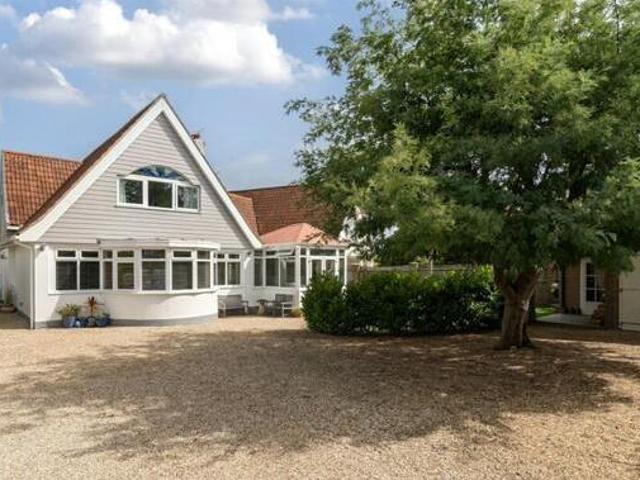 4 Bedroom Detached House For Sale In Aldwick, Bognor Regis