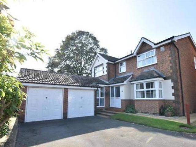 4 bedroom detached house for sale in Aldwych Croft New Waltham DN36