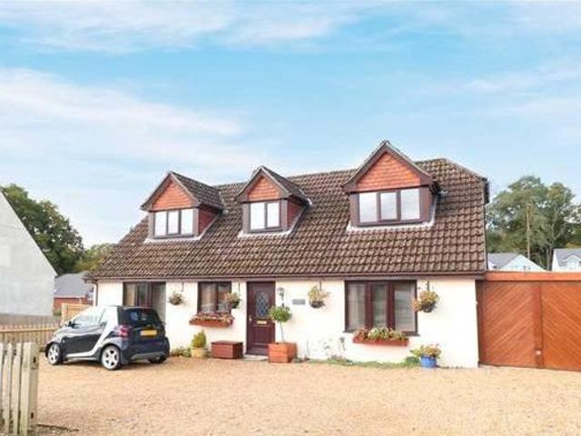 4 bedroom detached house for sale in Allbrook SO50