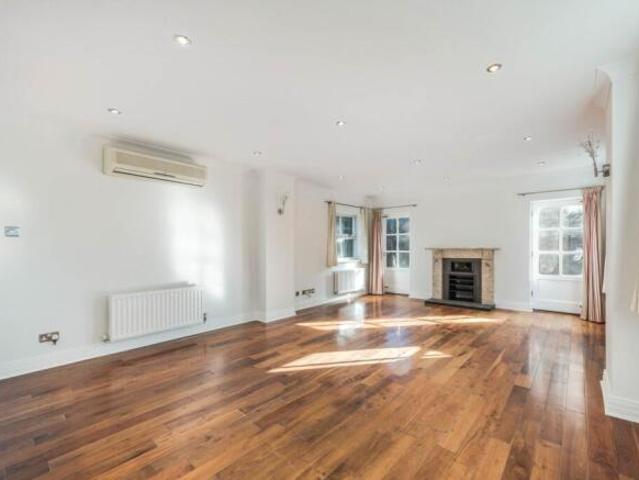 4 bedroom detached house for sale in Alleyn Park, West Dulwich, SE21