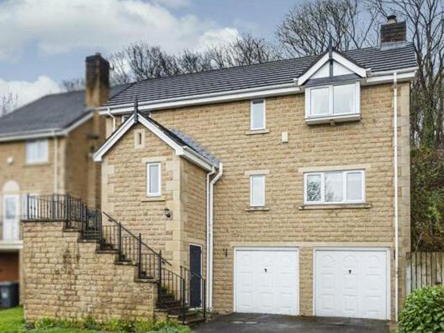 4 Bedroom Detached House For Sale In Almondbury