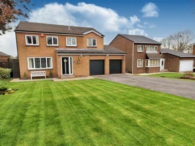 4 Bedroom Detached House For Sale In Almondbury