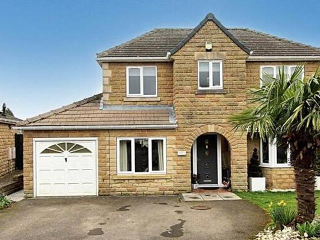 4 Bedroom Detached House For Sale In Almondbury, Huddersfield