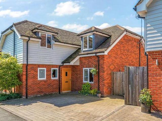 4 Bedroom Detached House For Sale In Alresford, Hampshire
