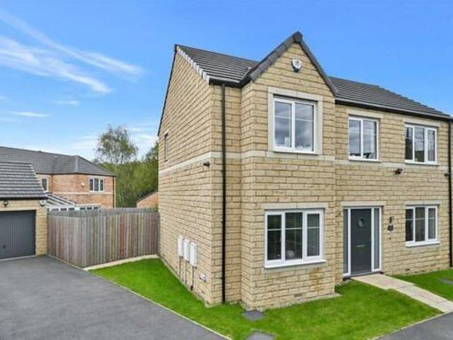4 Bedroom Detached House For Sale In Apperley Bridge