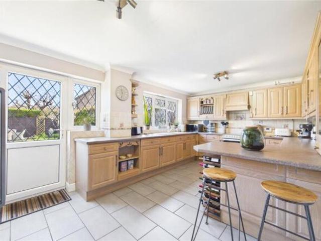 4 bedroom detached house for sale in Apple Close, Tilehurst, Reading, Berkshire, RG31