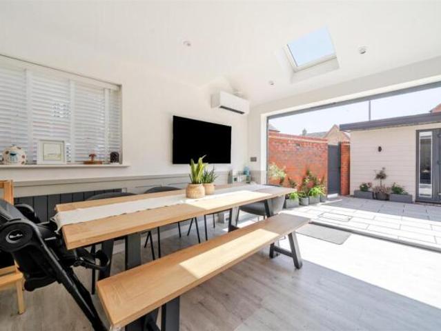 4 bedroom detached house for sale in Appledine Way, Bedford, MK41