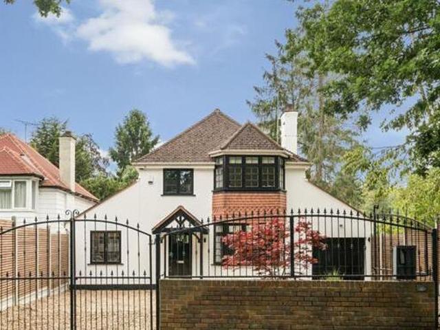 4 Bedroom Detached House For Sale In Arkley, Hertfordshire