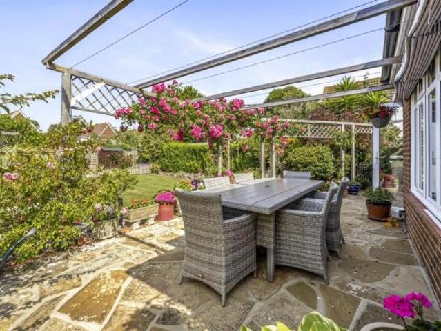 4 bedroom detached house for sale in Arlington Close, Goring By Sea, Worthing, BN12