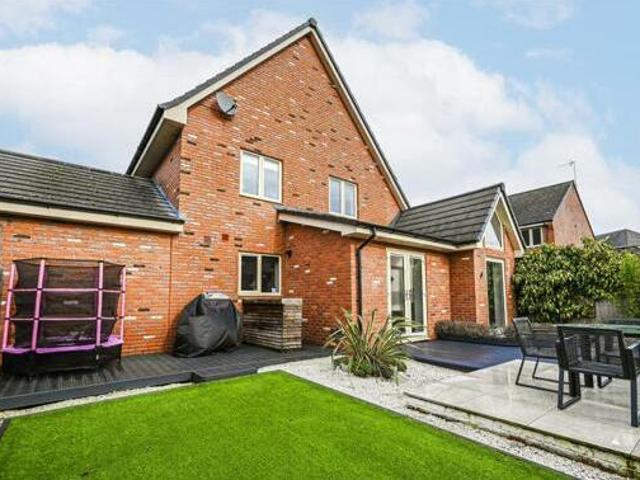 4 Bedroom Detached House For Sale In Astbury