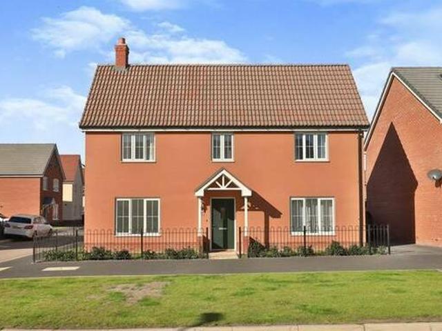 4 bedroom detached house for sale in Ascension Avenue Norwich NR5
