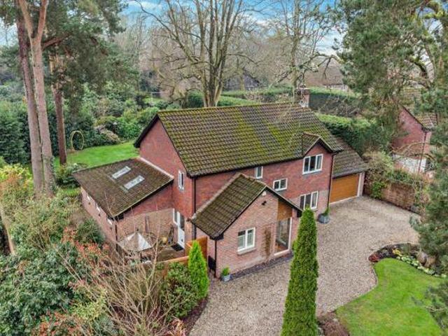 4 Bedroom Detached House For Sale In Ascot