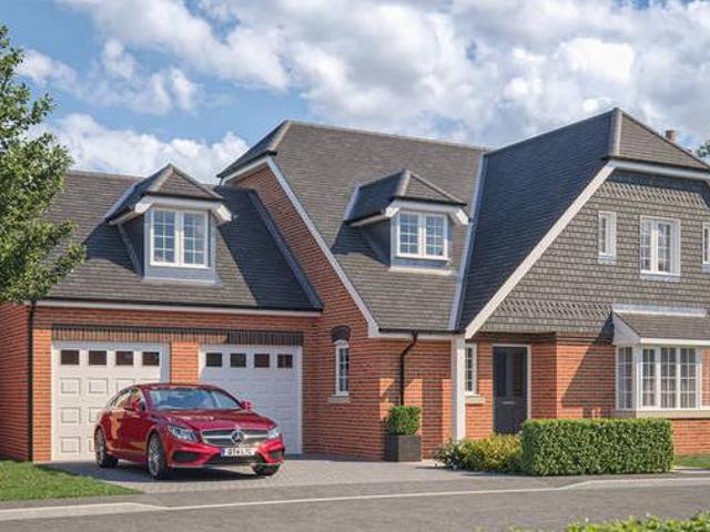 4 bedroom detached house for sale in Ash Surrey GU12