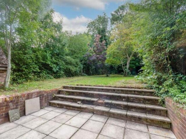 4 bedroom detached house for sale in Ashenden Road, Guildford, GU2