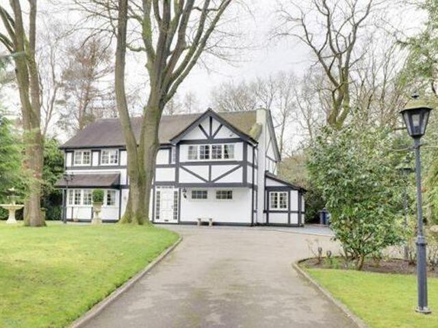 4 Bedroom Detached House For Sale In Ashley Heath