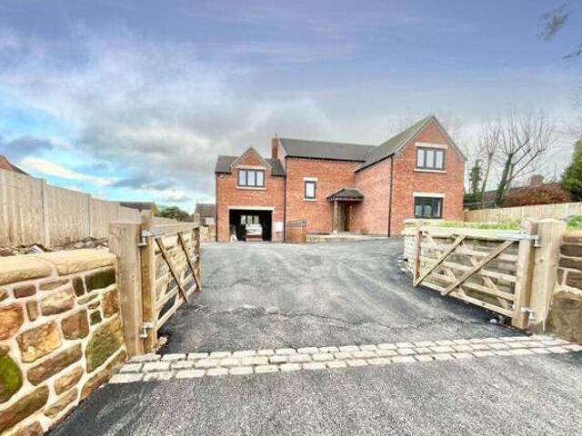 4 Bedroom Detached House For Sale In Ashley