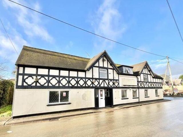 4 Bedroom Detached House For Sale In Ashley