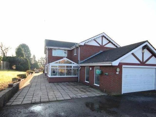 4 bedroom detached house for sale in ASHWOOD DRIVE Royton Oldham OL2 5TW OL2